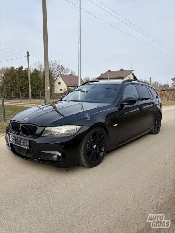 Black BMW 330 2009 in Jurbarkas, with an engine capacity of 3.00 L and mileage of 286 thousand km for 6300 €, photo 1 on AUTOMOTO.COM.LV