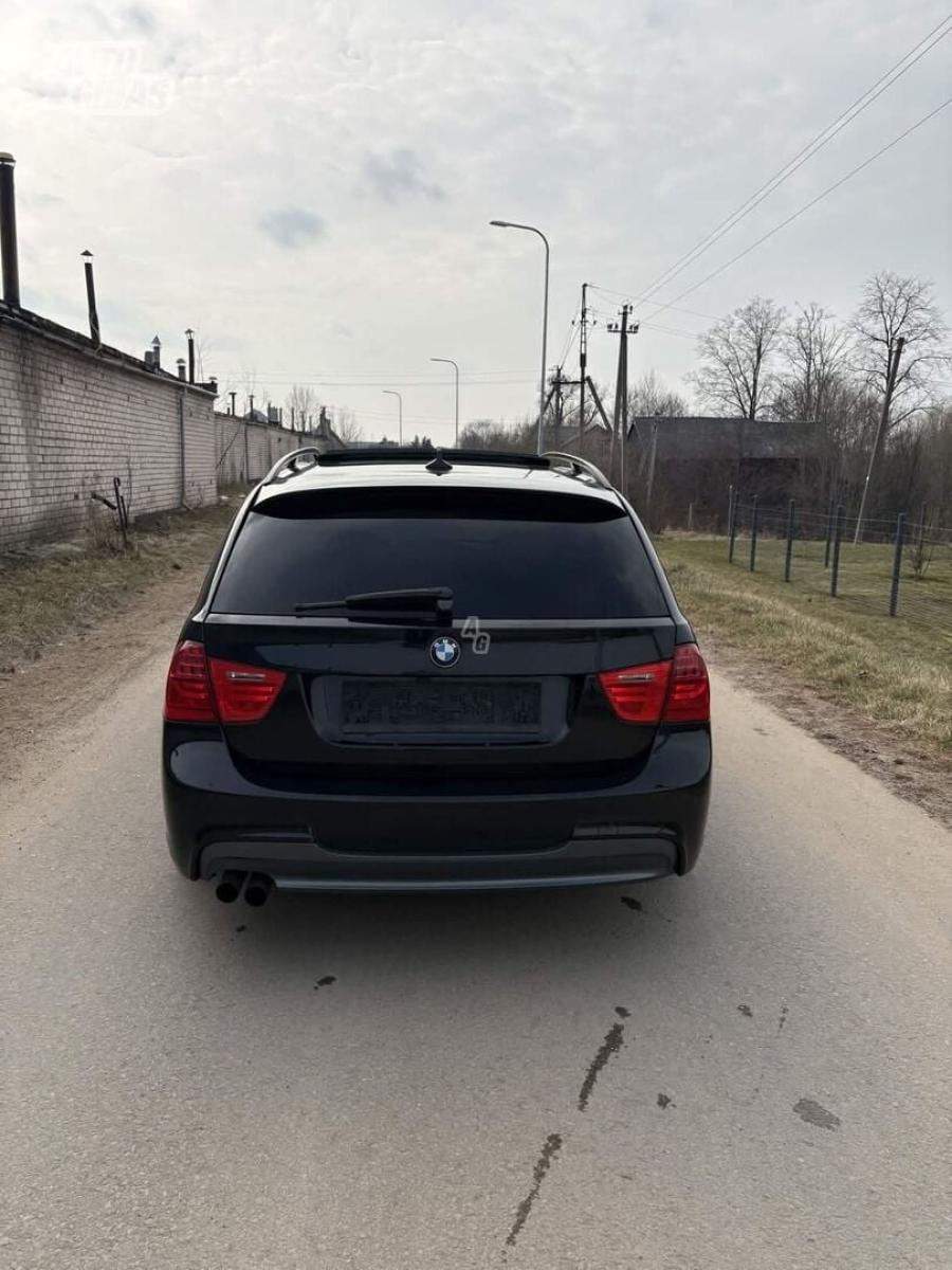 Black BMW 330 2009 in Jurbarkas, with an engine capacity of 3.00 L and mileage of 286 thousand km for 6300 €, photo 6 on AUTOMOTO.COM.LV