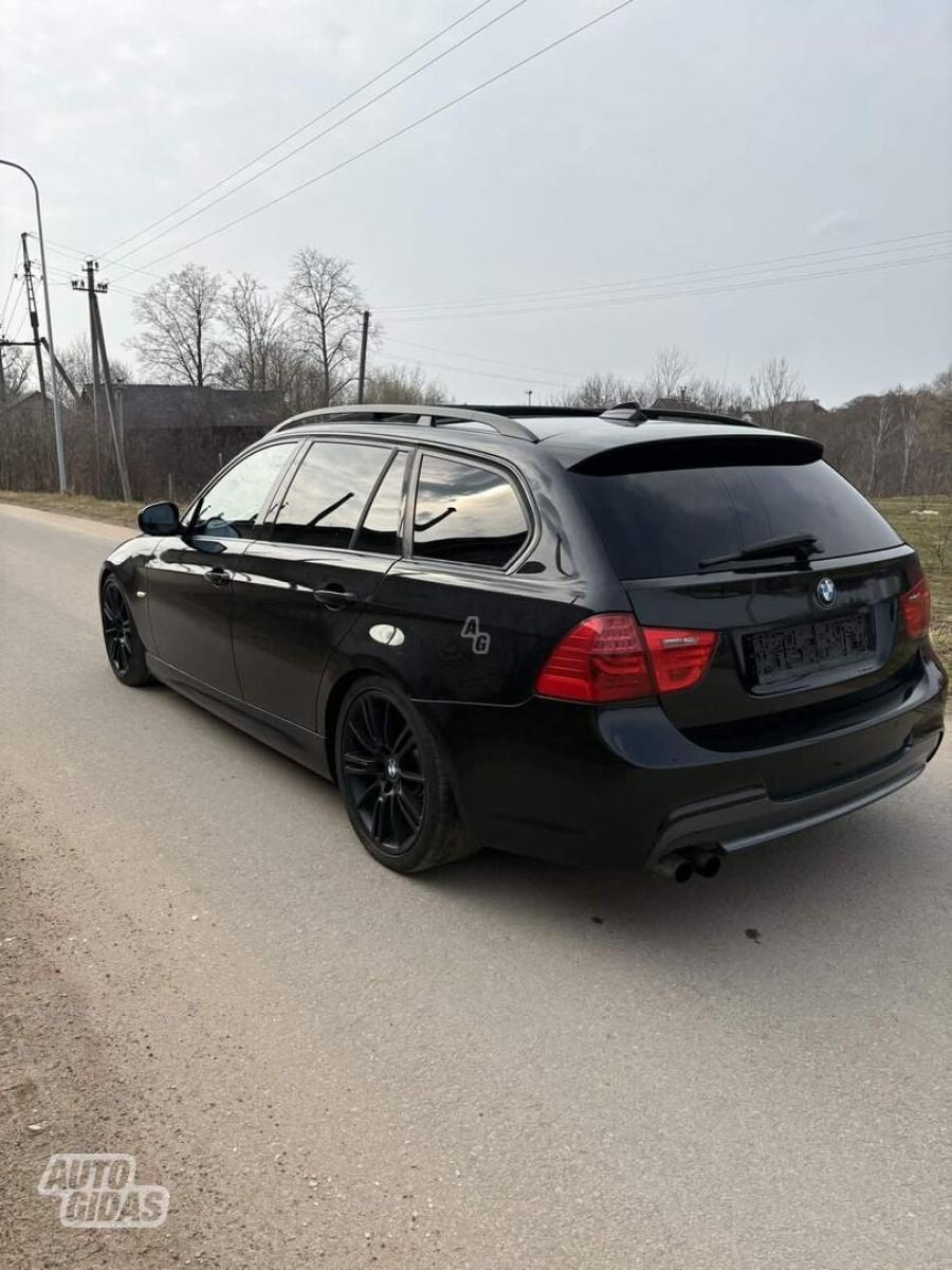 Black BMW 330 2009 in Jurbarkas, with an engine capacity of 3.00 L and mileage of 286 thousand km for 6300 €, photo 7 on AUTOMOTO.COM.LV