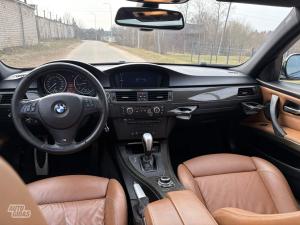 Black BMW 330 2009 in Jurbarkas, with an engine capacity of 3.00 L and mileage of 286 thousand km for 6300 €, photo 11 on AUTOMOTO.COM.LV
