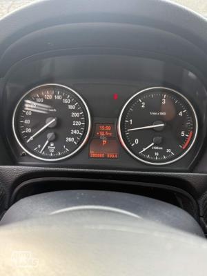 Black BMW 330 2009 in Jurbarkas, with an engine capacity of 3.00 L and mileage of 286 thousand km for 6300 €, photo 18 on AUTOMOTO.COM.LV