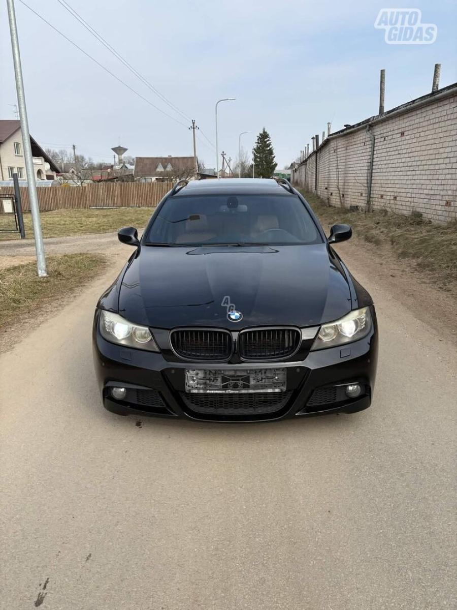 Melns BMW 330 2009 Jurbarkas, ar dzinēja tilpumu 3.00 L un nobraukumu 286 tūkst. km par 6300 €, foto 2 vietnē AUTOMOTO.COM.LV