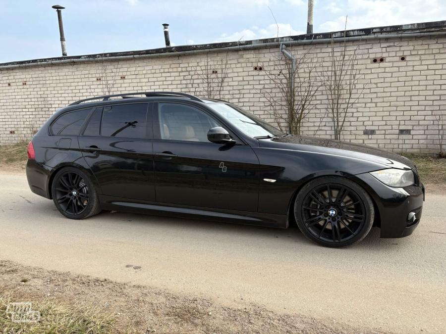 Melns BMW 330 2009 Jurbarkas, ar dzinēja tilpumu 3.00 L un nobraukumu 286 tūkst. km par 6300 €, foto 4 vietnē AUTOMOTO.COM.LV