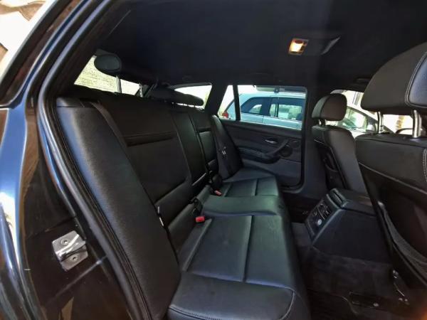 Black BMW 330 2009 in Riga, with an engine capacity of 3.00 L and mileage of 319 thousand km for 5000 €, photo 6 on AUTOMOTO.COM.LV