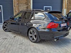 Black BMW 330 2009 in Riga, with an engine capacity of 3.00 L and mileage of 319 thousand km for 5000 €, photo 20 on AUTOMOTO.COM.LV