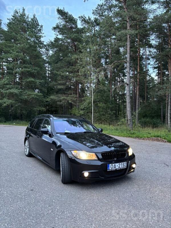 Melns BMW 330 2009 Daugavpils, ar dzinēja tilpumu 3.00 L un nobraukumu 328 tūkst. km par 8500 €, foto 1 vietnē AUTOMOTO.COM.LV