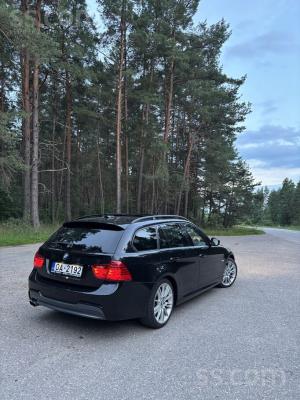 Black BMW 330 2009 in Daugavpils, with an engine capacity of 3.00 L and mileage of 328 thousand km for 8500 €, photo 3 on AUTOMOTO.COM.LV