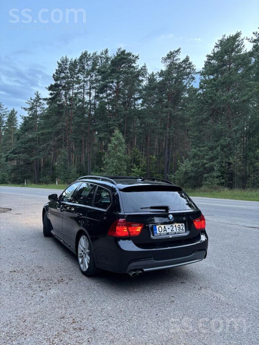 Black BMW 330 2009 in Daugavpils, with an engine capacity of 3.00 L and mileage of 328 thousand km for 8500 €, photo 4 on AUTOMOTO.COM.LV