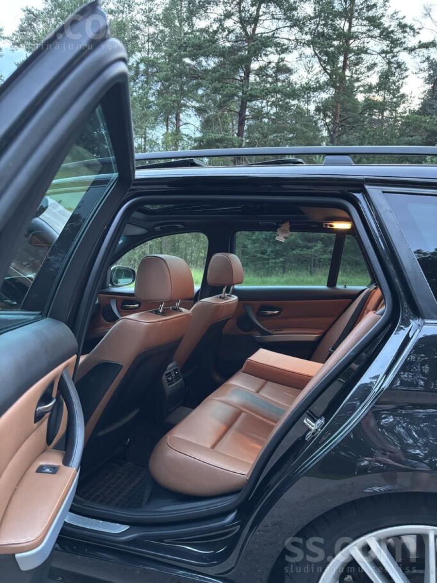 Black BMW 330 2009 in Daugavpils, with an engine capacity of 3.00 L and mileage of 328 thousand km for 8500 €, photo 5 on AUTOMOTO.COM.LV