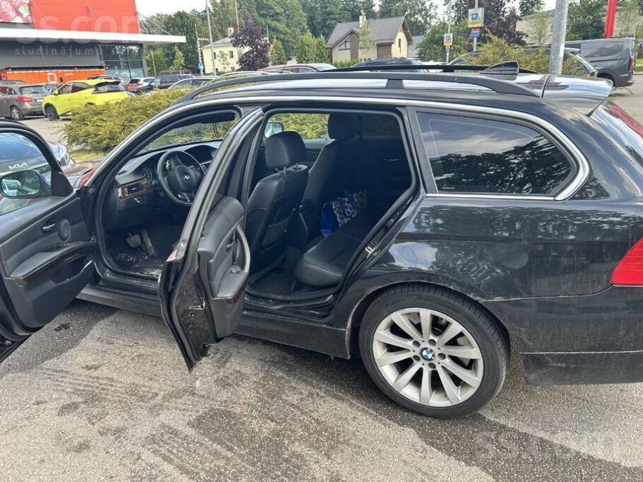 Black BMW 330 2009 in Riga, with an engine capacity of 3.00 L and mileage of 274 thousand km for 4550 €, photo 6 on AUTOMOTO.COM.LV