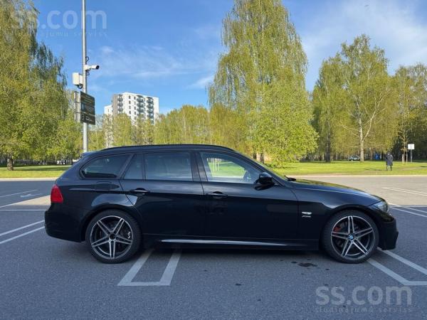 Melns BMW 330 2010 Rīga, ar dzinēja tilpumu 3.00 L un nobraukumu 283 tūkst. km par 2700 €, foto 1 vietnē AUTOMOTO.COM.LV