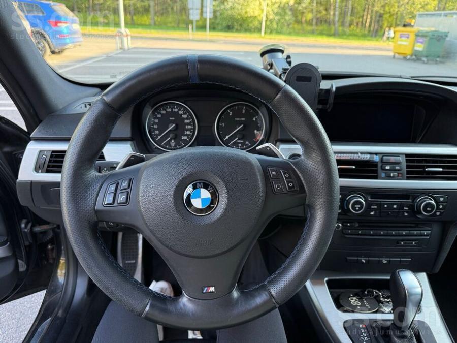 Melns BMW 330 2010 Rīga, ar dzinēja tilpumu 3.00 L un nobraukumu 283 tūkst. km par 2700 €, foto 8 vietnē AUTOMOTO.COM.LV