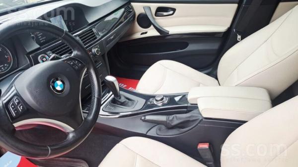 Black BMW 330 2010 in Riga, with an engine capacity of 3.00 L and mileage of 294 thousand km for 5490 €, photo 7 on AUTOMOTO.COM.LV
