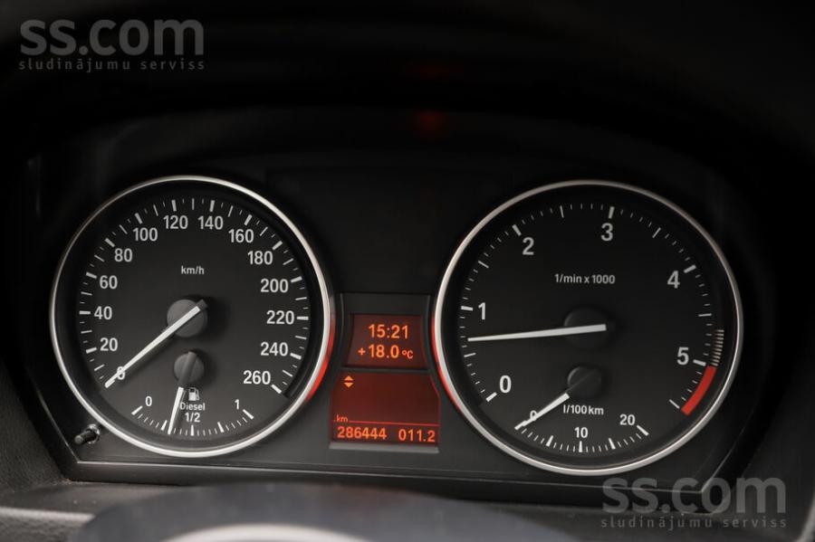 Melns BMW 330 2010 Tukums, ar dzinēja tilpumu 3.00 L un nobraukumu 286 tūkst. km par 7700 €, foto 17 vietnē AUTOMOTO.COM.LV