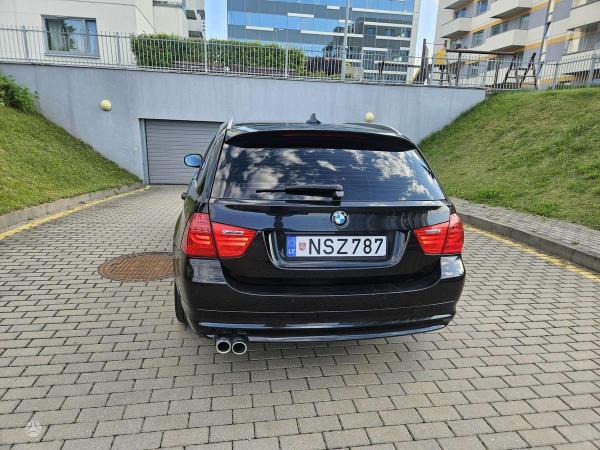 Melns BMW 330 2010 Viļņa, ar dzinēja tilpumu 2.99 L un nobraukumu 380 tūkst. km par 4650 €, foto 7 vietnē AUTOMOTO.COM.LV
