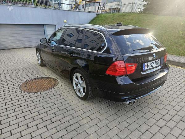 Melns BMW 330 2010 Viļņa, ar dzinēja tilpumu 2.99 L un nobraukumu 380 tūkst. km par 4650 €, foto 9 vietnē AUTOMOTO.COM.LV