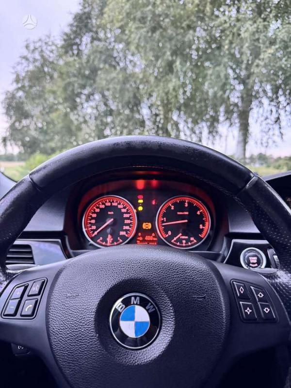Black BMW 330 2010 in Skuodas, with an engine capacity of 3.00 L and mileage of 425 thousand km for 4900 €, photo 10 on AUTOMOTO.COM.LV