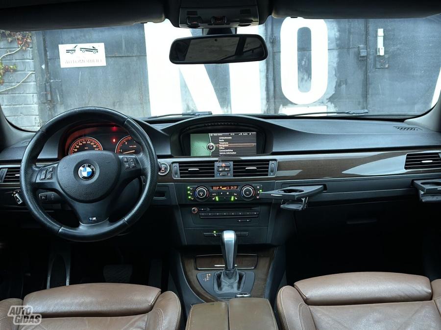 Black BMW 330 2011 in Klaipeda, with an engine capacity of 3.00 L and mileage of 336 thousand km for 6800 €, photo 14 on AUTOMOTO.COM.LV