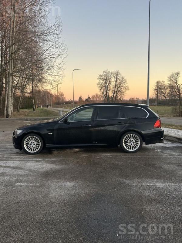 Melns BMW 330 2011 Aizkraukle, ar dzinēja tilpumu 3.00 L un nobraukumu 401 tūkst. km par 5450 €, foto 2 vietnē AUTOMOTO.COM.LV