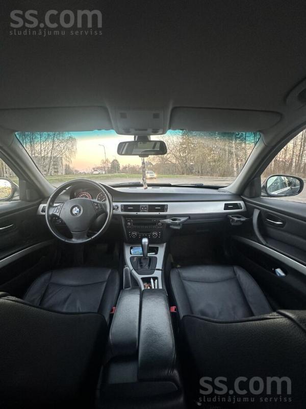 Melns BMW 330 2011 Aizkraukle, ar dzinēja tilpumu 3.00 L un nobraukumu 401 tūkst. km par 5450 €, foto 10 vietnē AUTOMOTO.COM.LV