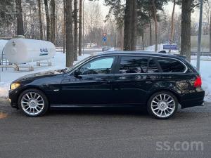 Melns BMW 330 2011 Rīga, ar dzinēja tilpumu 3.00 L un nobraukumu 0 tūkst. km par 6799 €, foto 2 vietnē AUTOMOTO.COM.LV