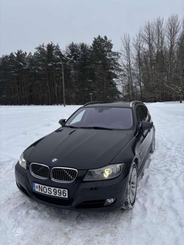 Melns BMW 330 2011 Viļņa, ar dzinēja tilpumu 2.99 L un nobraukumu 331 tūkst. km par 6300 €, foto 2 vietnē AUTOMOTO.COM.LV