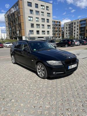 Melns BMW 330 2011 Viļņa, ar dzinēja tilpumu 3.00 L un nobraukumu 32 tūkst. km par 4990 €, foto 3 vietnē AUTOMOTO.COM.LV