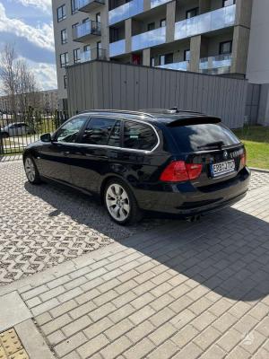 Melns BMW 330 2011 Viļņa, ar dzinēja tilpumu 3.00 L un nobraukumu 32 tūkst. km par 4990 €, foto 5 vietnē AUTOMOTO.COM.LV