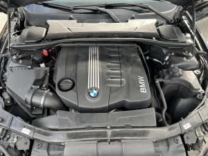 Melns BMW 330 2011 Viļņa, ar dzinēja tilpumu 3.00 L un nobraukumu 32 tūkst. km par 4990 €, foto 9 vietnē AUTOMOTO.COM.LV