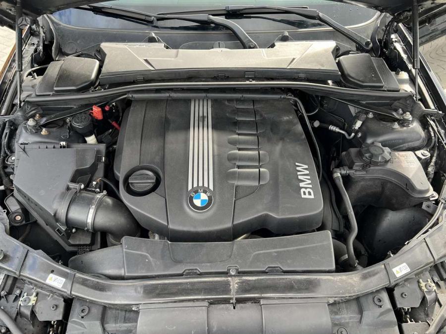 Melns BMW 330 2011 Viļņa, ar dzinēja tilpumu 3.00 L un nobraukumu 32 tūkst. km par 4990 €, foto 9 vietnē AUTOMOTO.COM.LV