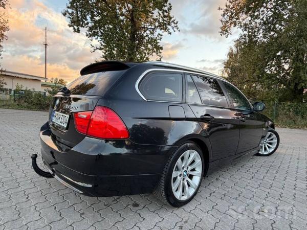 BMW 330 2011 in Riga on AUTOMOTO.COM.LV Black BMW 330 2011 in Riga, with an engine capacity of 3.00 L and mileage of 0 thousand km for 4950 €, photo 10 on AUTOMOTO.COM.LV