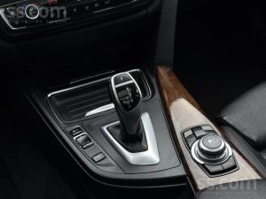Black BMW 330 2012 in Riga, with an engine capacity of 3.00 L and mileage of 334 thousand km for 10990 €, photo 17 on AUTOMOTO.COM.LV