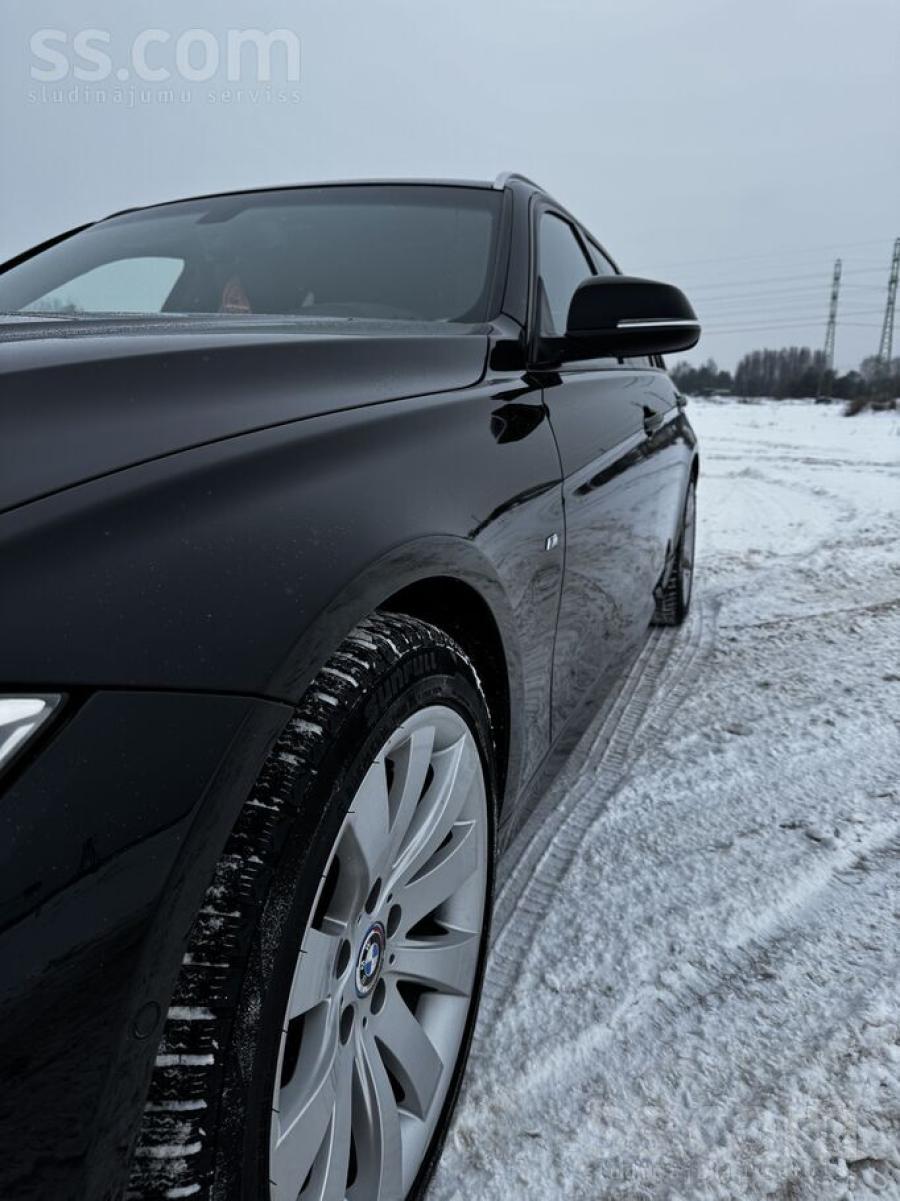 Black BMW 330 2012 in Daugavpils, with an engine capacity of 3.00 L and mileage of 294 thousand km for 10200 €, photo 5 on AUTOMOTO.COM.LV