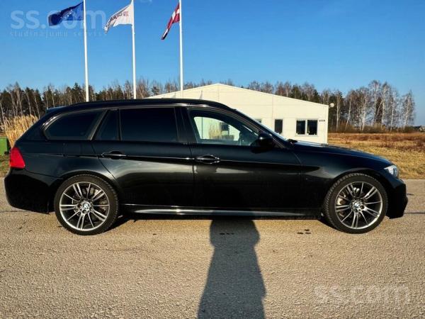 Black BMW 330 2012 in Riga, with an engine capacity of 3.00 L and mileage of 353 thousand km for 7200 €, photo 4 on AUTOMOTO.COM.LV