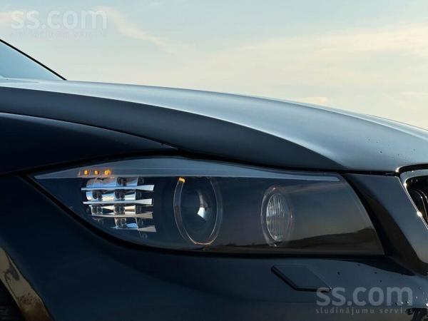 Black BMW 330 2012 in Riga, with an engine capacity of 3.00 L and mileage of 353 thousand km for 7200 €, photo 11 on AUTOMOTO.COM.LV