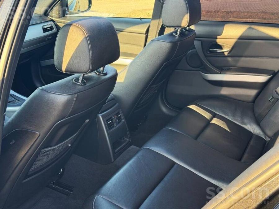Melns BMW 330 2012 Rīga, ar dzinēja tilpumu 3.00 L un nobraukumu 353 tūkst. km par 7200 €, foto 15 vietnē AUTOMOTO.COM.LV