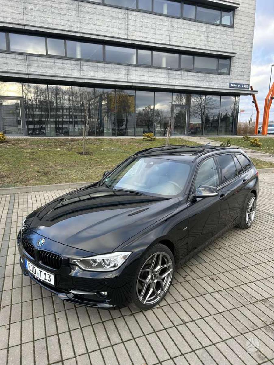 Black BMW 330 2013 in Kaunas, with an engine capacity of 2.99 L and mileage of 273 thousand km for 9690 €, photo 1 on AUTOMOTO.COM.LV