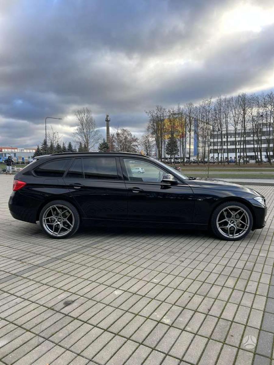 Black BMW 330 2013 in Kaunas, with an engine capacity of 2.99 L and mileage of 273 thousand km for 9690 €, photo 10 on AUTOMOTO.COM.LV