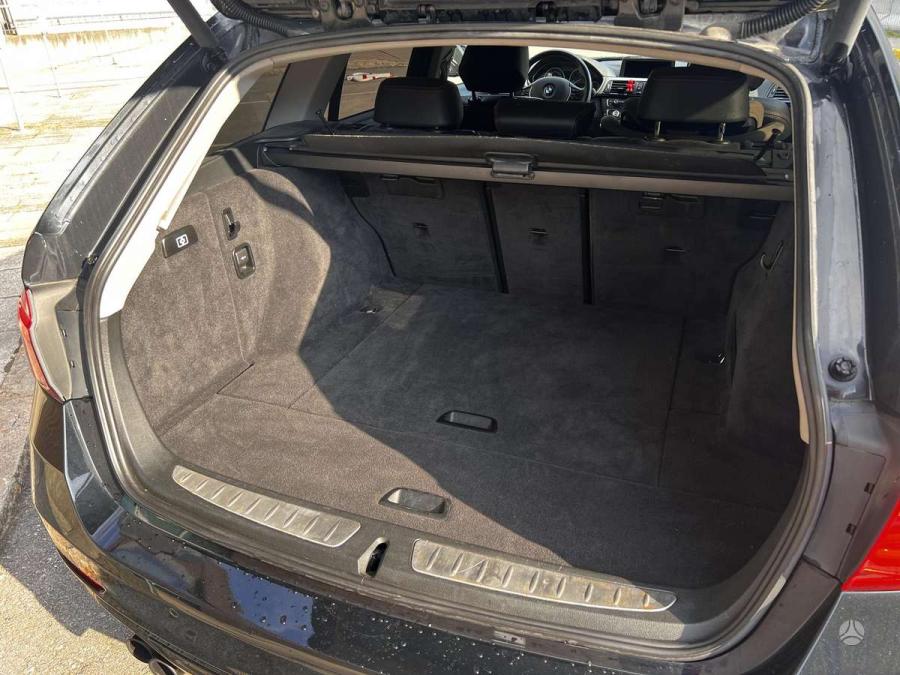 Black BMW 330 2013 in Klaipeda, with an engine capacity of 2.99 L and mileage of 289 thousand km for 10900 €, photo 11 on AUTOMOTO.COM.LV