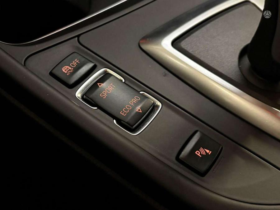 Black BMW 330 2013 in Marijampole, with an engine capacity of 2.99 L and mileage of 257 thousand km for 10999 €, photo 11 on AUTOMOTO.COM.LV