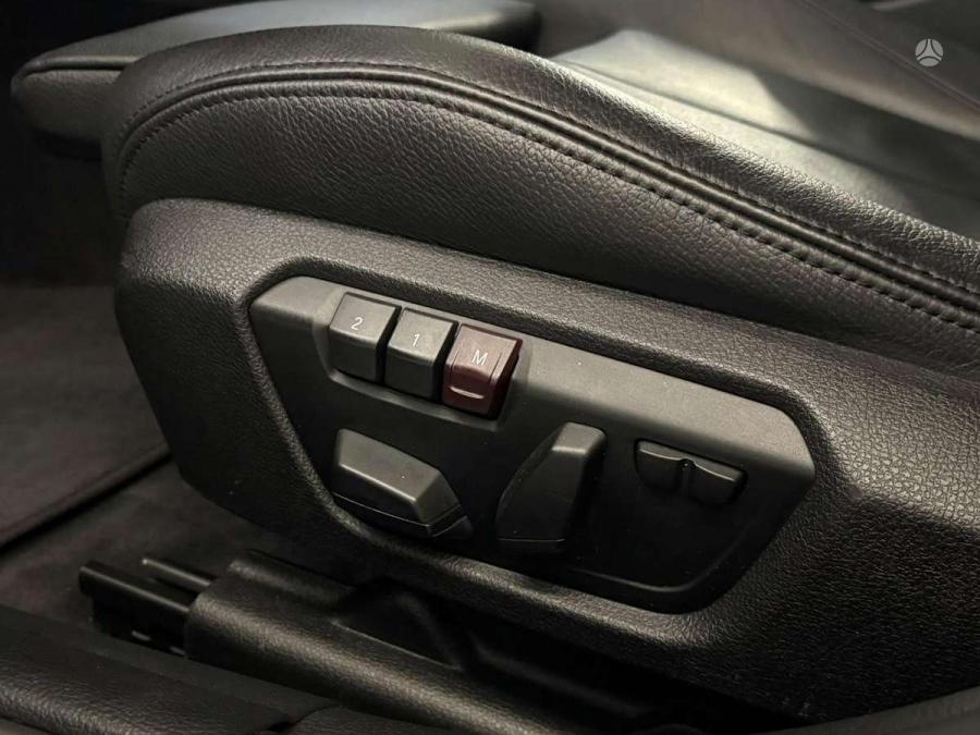 Black BMW 330 2013 in Marijampole, with an engine capacity of 2.99 L and mileage of 257 thousand km for 10999 €, photo 24 on AUTOMOTO.COM.LV