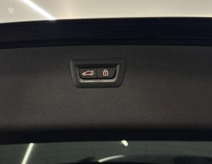 Black BMW 330 2013 in Marijampole, with an engine capacity of 2.99 L and mileage of 257 thousand km for 10999 €, photo 27 on AUTOMOTO.COM.LV