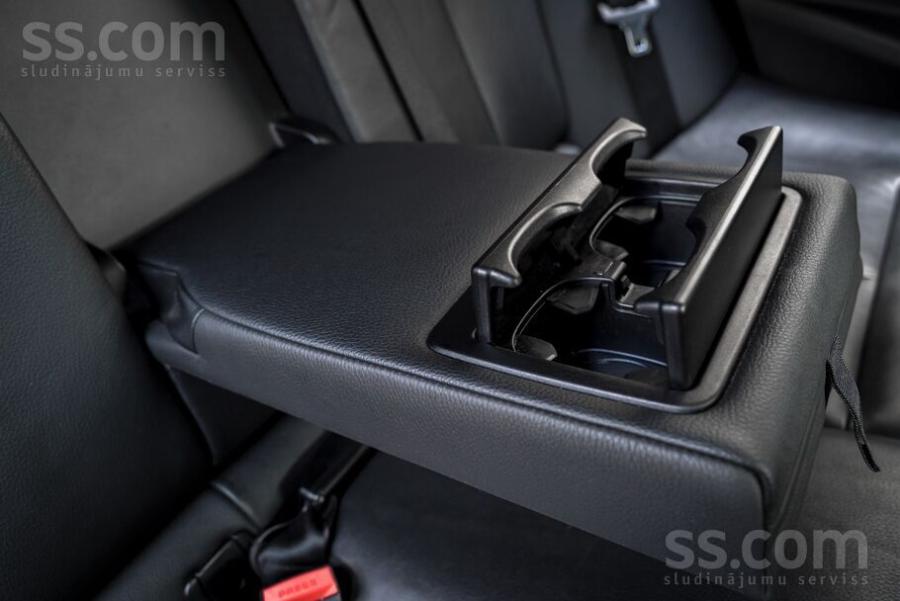 Black BMW 330 2013 in Riga, with an engine capacity of 3.00 L and mileage of 377 thousand km for 9250 €, photo 14 on AUTOMOTO.COM.LV