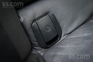 Black BMW 330 2013 in Riga, with an engine capacity of 3.00 L and mileage of 377 thousand km for 9250 €, photo 15 on AUTOMOTO.COM.LV