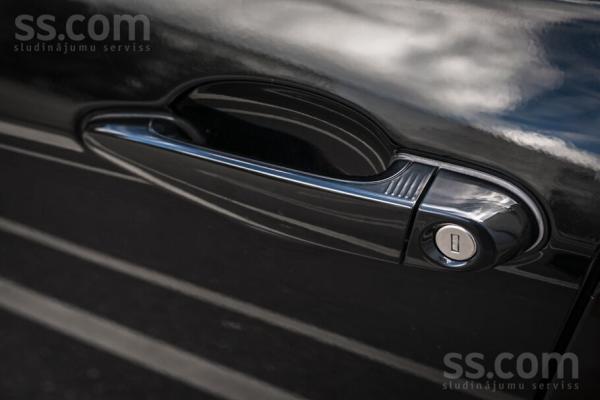 Black BMW 330 2013 in Riga, with an engine capacity of 3.00 L and mileage of 377 thousand km for 9250 €, photo 8 on AUTOMOTO.COM.LV