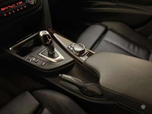 Black BMW 330 2013 in Marijampole, with an engine capacity of 2.99 L and mileage of 257 thousand km for 10250 €, photo 4 on AUTOMOTO.COM.LV