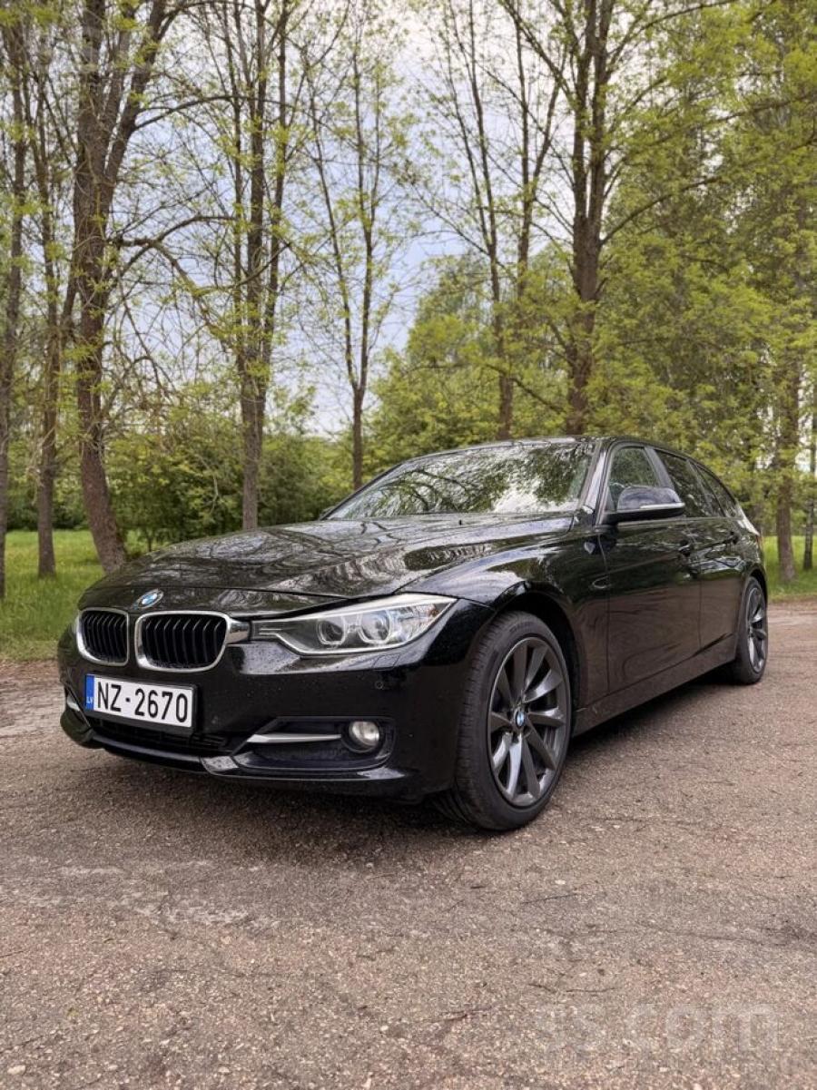 Melns BMW 330 2014 Aizkraukle, ar dzinēja tilpumu 3.00 L un nobraukumu 230 tūkst. km par 10000 €, foto 3 vietnē AUTOMOTO.COM.LV