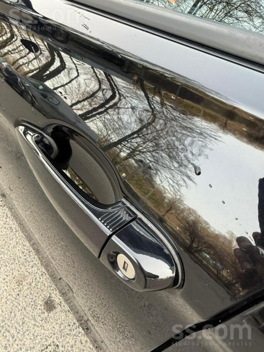 Black BMW 330 2014 in Riga, with an engine capacity of 3.00 L and mileage of 0 thousand km for 10500 €, photo 8 on AUTOMOTO.COM.LV