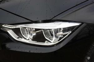 Black BMW 330 2014 in Kretinga, with an engine capacity of 2.99 L and mileage of 303 thousand km for 11999 €, photo 5 on AUTOMOTO.COM.LV