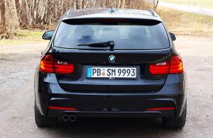 Black BMW 330 2014 in Kretinga, with an engine capacity of 2.99 L and mileage of 303 thousand km for 11999 €, photo 14 on AUTOMOTO.COM.LV